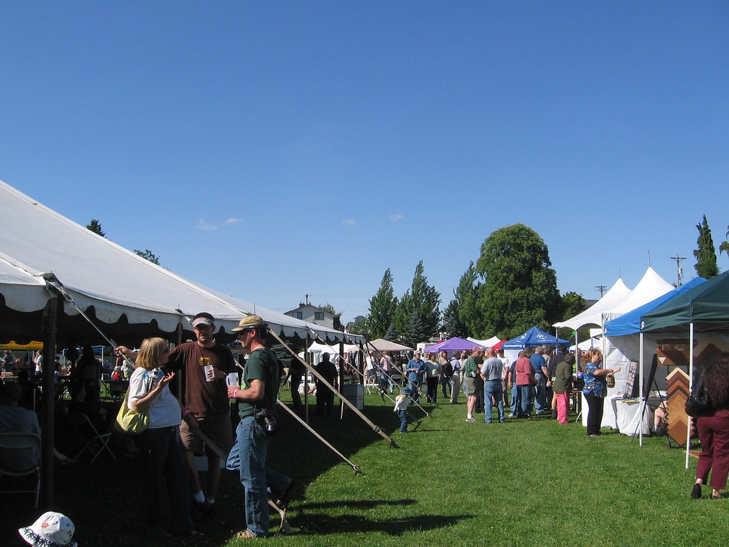 What to Expect at a Beer Festival